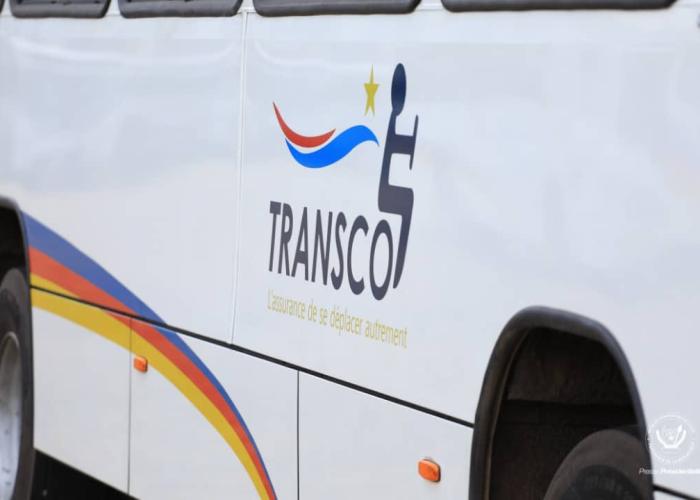 Kinshasa : un bus de TRANSCO prend feu au parking de Pascal | CongoRassure
