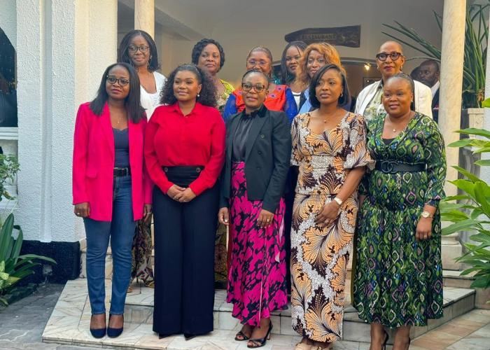 La Directrice Générale adjointe du FPI Djena Bassiala Nlandu présente à ...